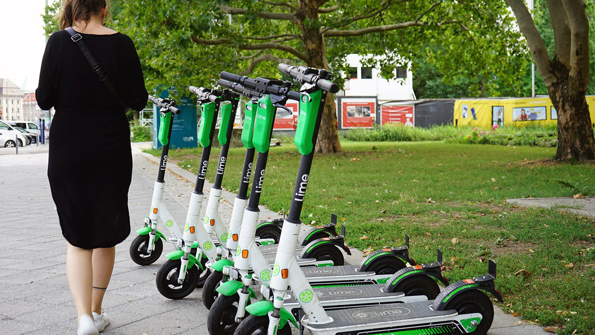 Met een elektrische step op het voetpad, mag dat? | Becycled Fietsblog